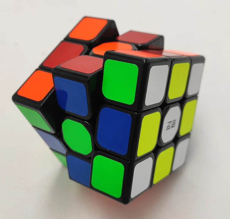 Qiyi Qihang W 3x3 – CubeIn